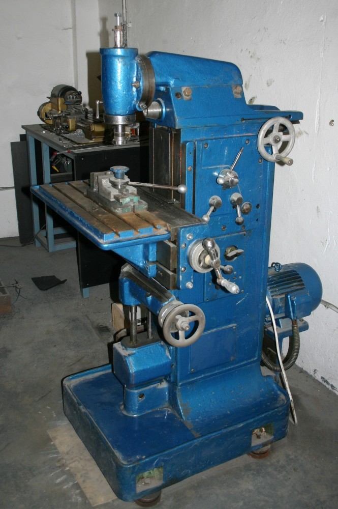 vand masina de frezat metale, freza Fus 200 | arhiva Okazii.ro