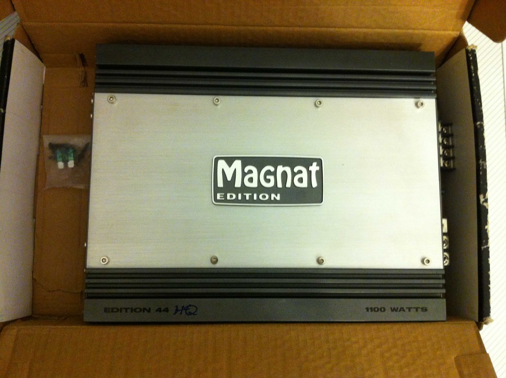 Statie Auto Magnat Edition 44 HQ 1100 WATT 4 canale | arhiva Okazii.ro