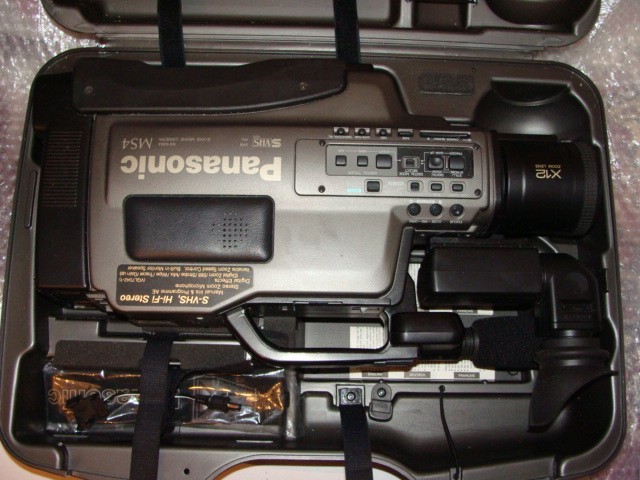 Camera video PANASONIC MS4 (identic M9000) VHS si SVHS - CA NOUA ...