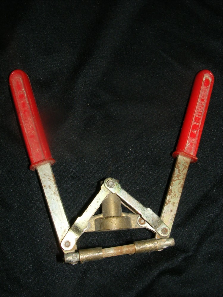 Aparat capsat dop, dispozitiv DOPURI,Dopuitoare sticle VIN si BERE ...