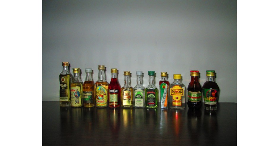 Sticlute bauturi / bautura / alcool 20-50 ml (miniaturi, colectie ...
