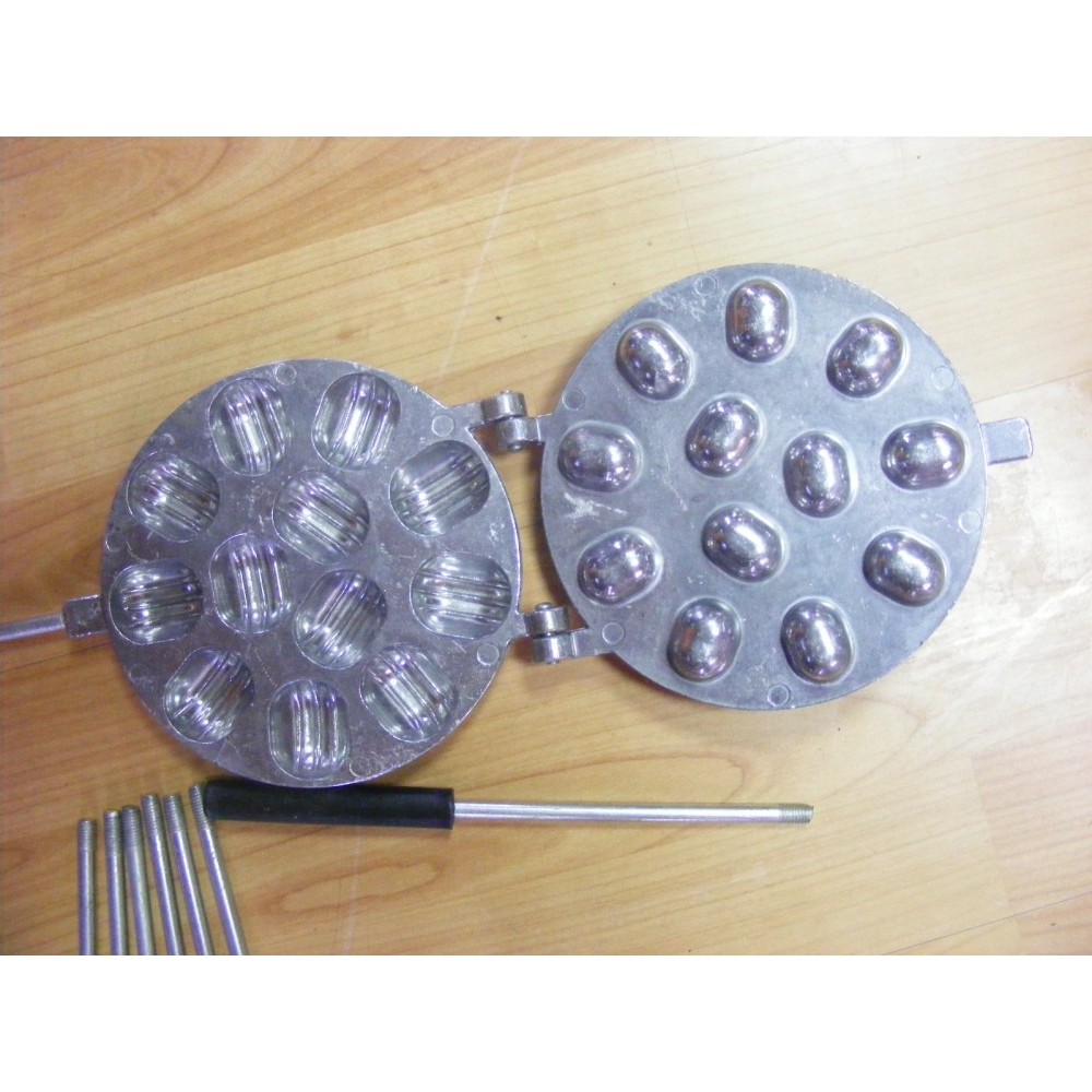 FORMA NUCI ,NEFOLOSITA,MARE ,IMPORT,PRODUS DE FABRICA ,,MATRITA ...