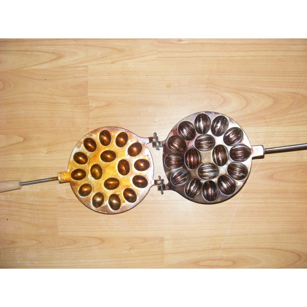 FORMA NUCI pentru JAR, FORMA PRAJITURI TRADITIONALA,MASINA VECHE DE ...