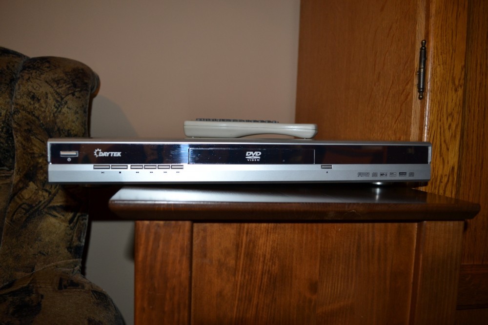 Vand dvd player. | arhiva Okazii.ro