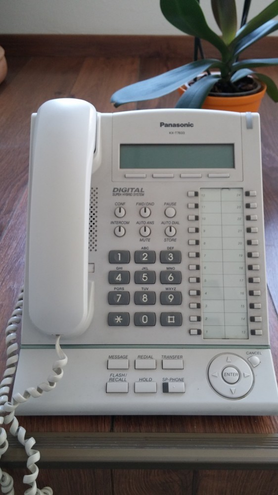 Vand Centrala telefonica Panasonic KX TDA30 + consola secretariat + 16 ...
