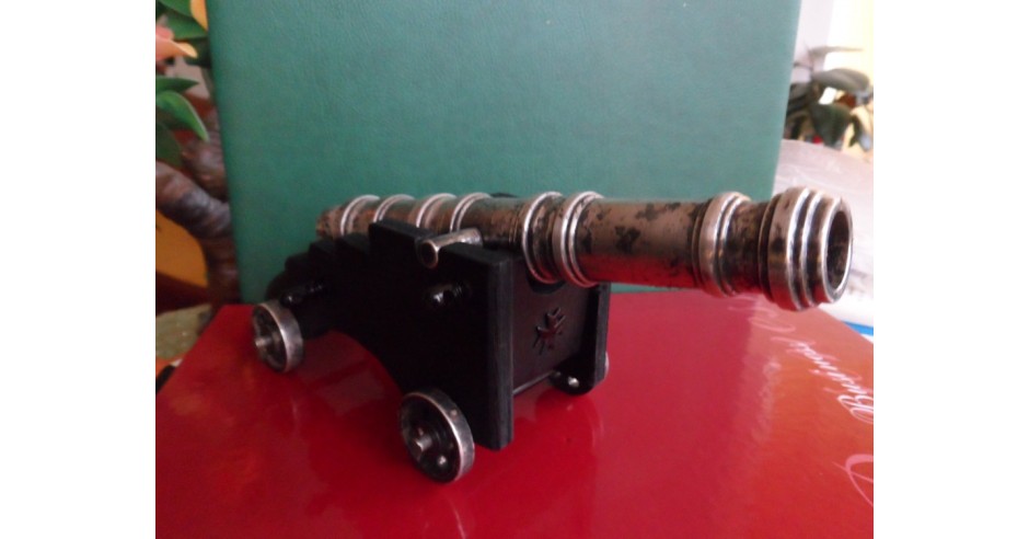 Macheta tun naval medieval, miniatura metal si lemn, panoplie | arhiva ...