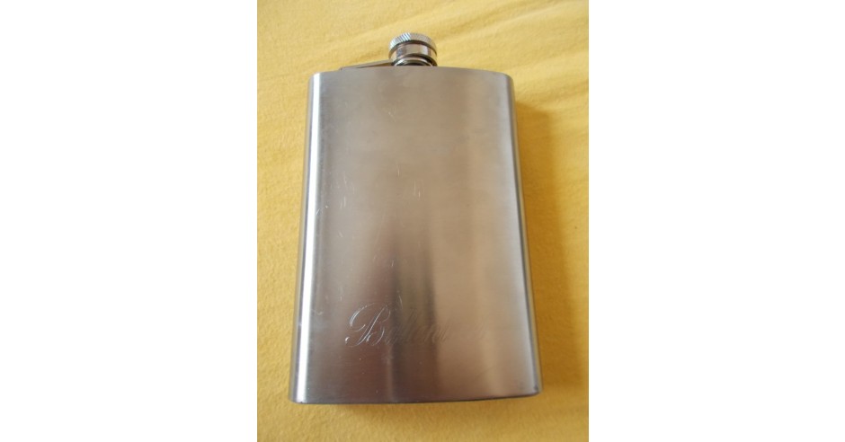 PLOSCA INOX BALLANTINES , PENTRU WHISKY ,CONIAC ,ETC | arhiva Okazii.ro