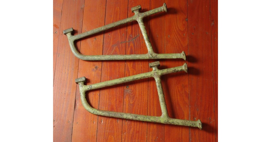 set 2 bucati -- console - suport chiuveta - fonta - piese pentru decor ...