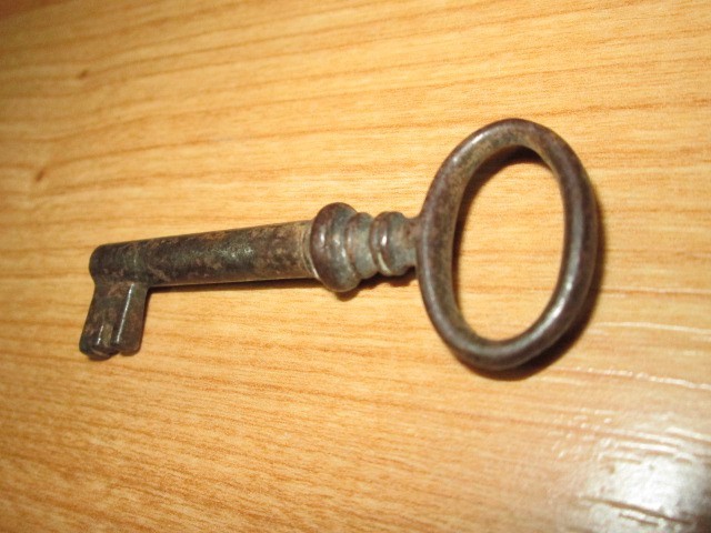 Cheie veche metalica. | arhiva Okazii.ro