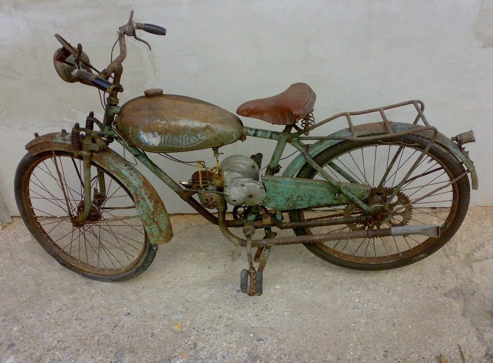 Motocicleta veche din 1941 de colectie | arhiva Okazii.ro