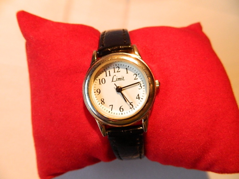 Ceas de dama LIMIT 2035 , 30M clasic . Original | arhiva Okazii.ro