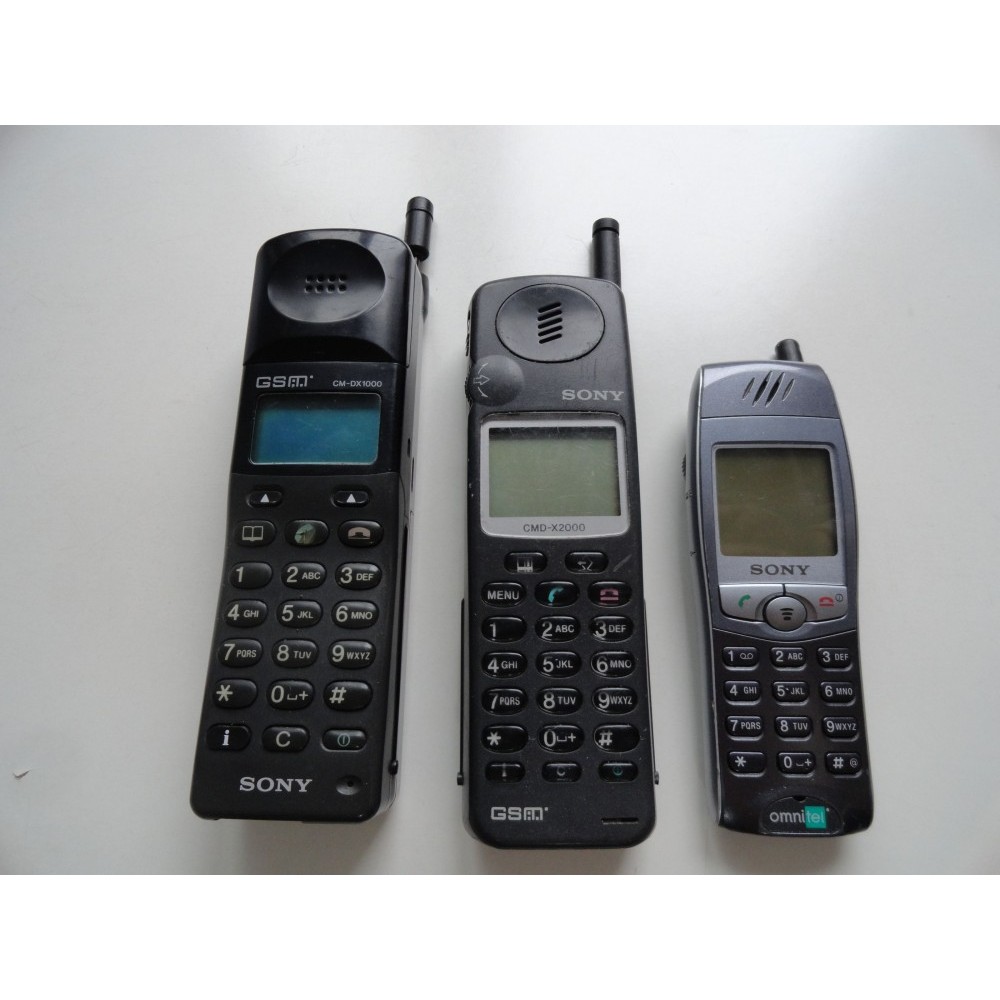 Telefon mobil vechi ,de colectie Sony CMD-X2000(din cm-dx1000,cmd-z5 ...