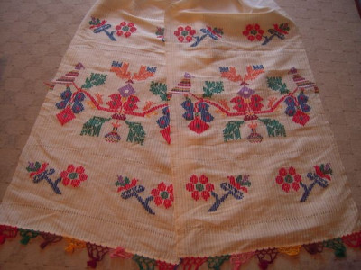 Vand stergar traditional romanesc,model cu pauni,tesut la razboi ,cu ...