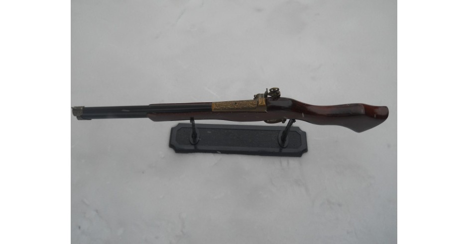 PUSCA/FLINTA/BRICHETA/PANOPLIE CU SUPORT/O SINGURA TEAVA/73 CM | arhiva ...