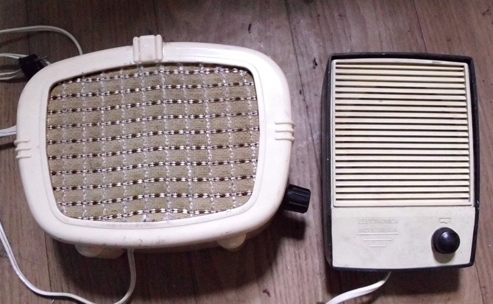un lot de 2 difuzoare radio radioficare vechi anii 70 80 functional ...