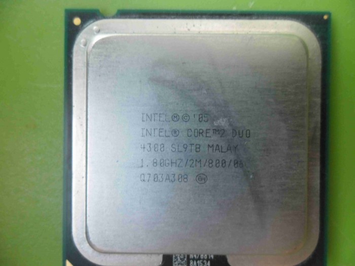 Procesor Intel Pentium Core 2 Duo E4300 1.8GHz 2MB fsb 800 SLA5G socket ...