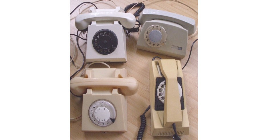 un lot de 4 telefon fix telefoane cu disc vintage vechi de colectie ...