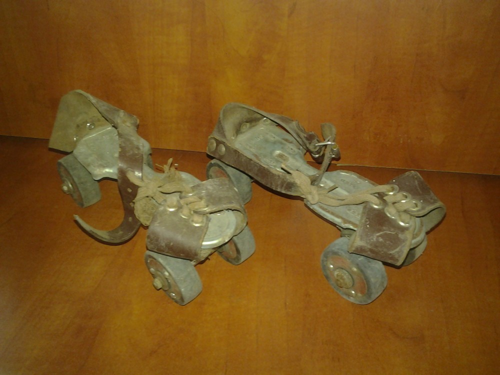 Role vechi , jucarie veche , de colectie fabricate inainte de 1989 ...