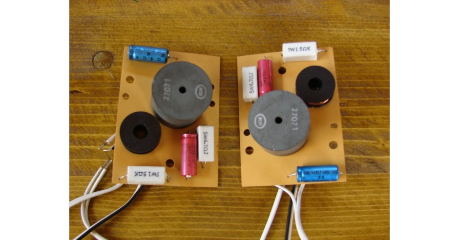 filtre boxe HI-FI 2 cai , 50-80w ( set 2 buc) | arhiva Okazii.ro