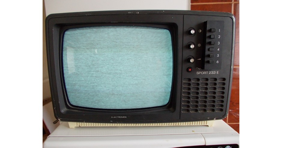 TELEVIZOR SPORT ROMANESC ALB-NEGRU ELECTRONICA 233E ,PLATA AVANS IN ...
