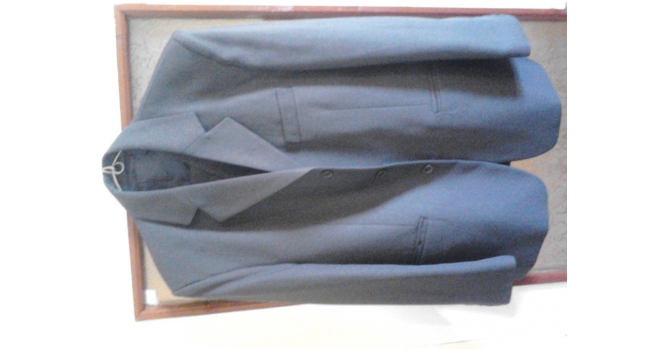 Vand 2 costume barbatesti si 2 sacorui cu guler rusesc | arhiva Okazii.ro