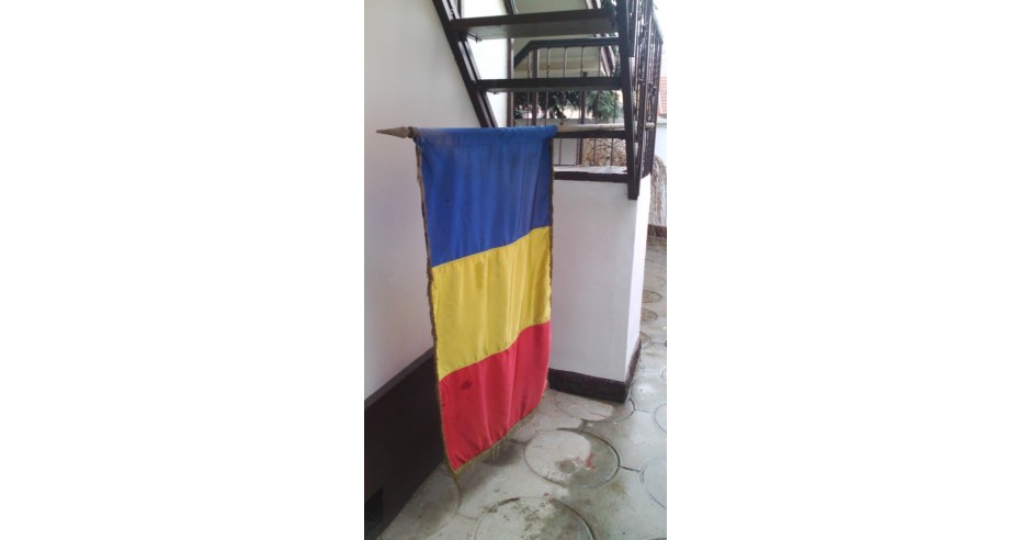 vand Drapel Steag Romania si UE cu lance hampa bat lemn inclus | arhiva ...