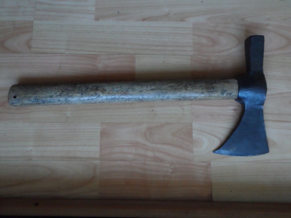 Topor de lupta, baltag, vechi, marcat, model asemanator cu Pipe Hawk ...