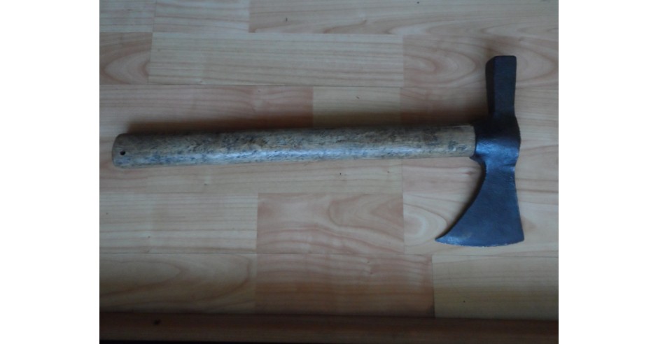 Topor de lupta, baltag, vechi, marcat, model asemanator cu Pipe Hawk ...