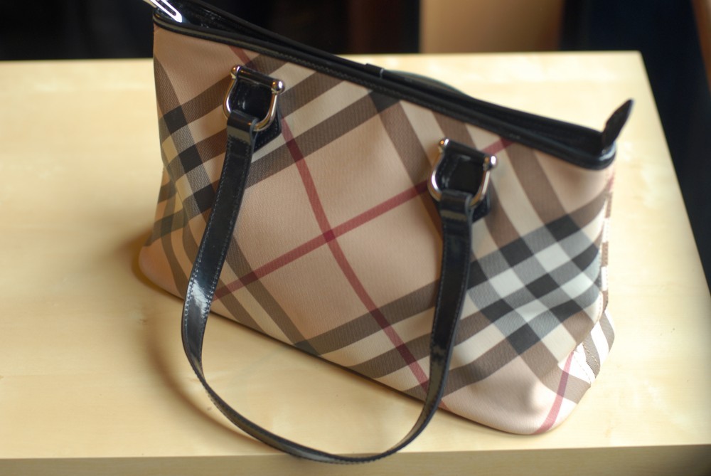 Geanta Burberry - originala | arhiva Okazii.ro