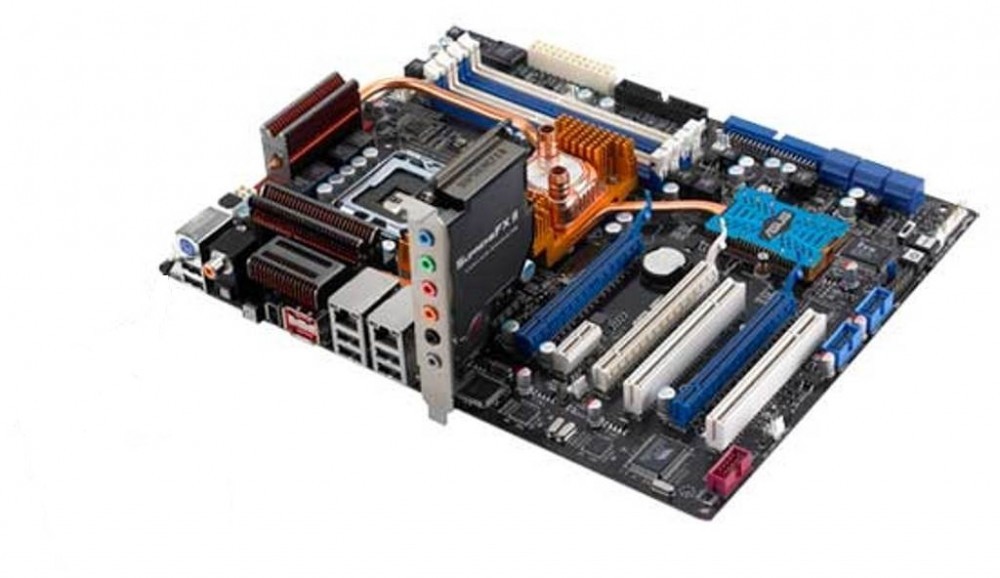 Vand kit placa de baza Asus Striker II NSE socket 775, plus 4 x 1GB ...