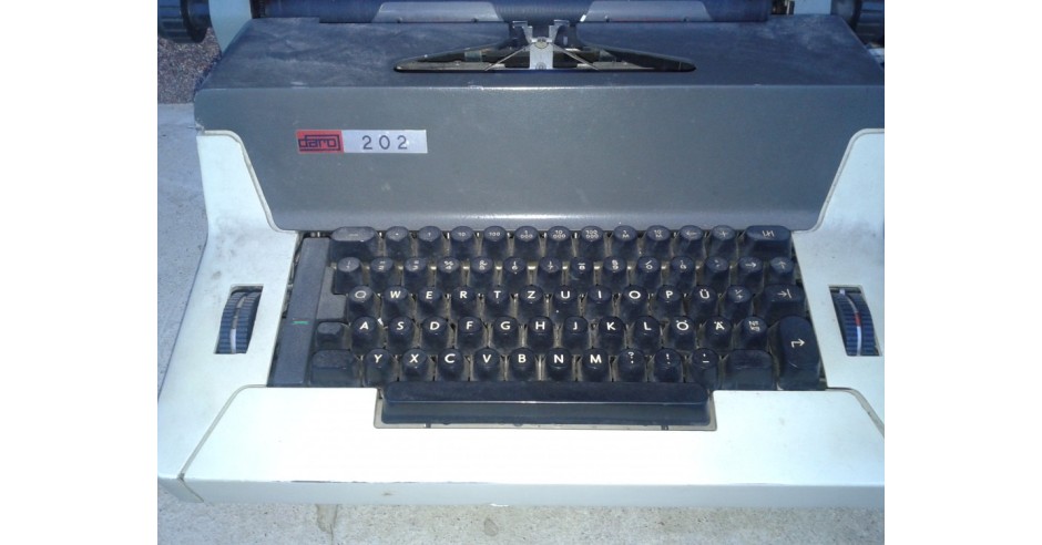 Masina de scris Daro 202, reducere | arhiva Okazii.ro