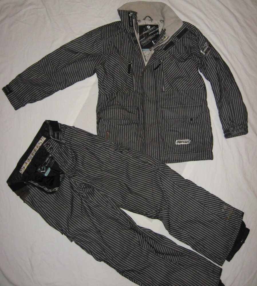 Costum ski Protest GeoTech 4.0 - marime 164 - geaca pantaloni snowboard ...