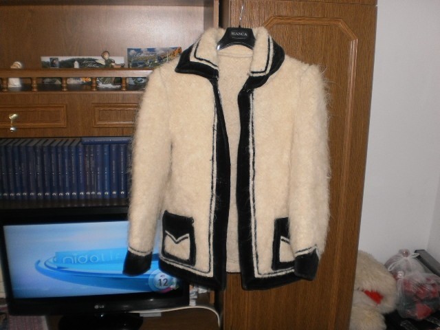 PRET PRODUCATOR Palton/Suman/Guba/Zeghe/Haina Taraneasca/COSTUM TRADITIONAL NOU TRADITIONAL DIN ...