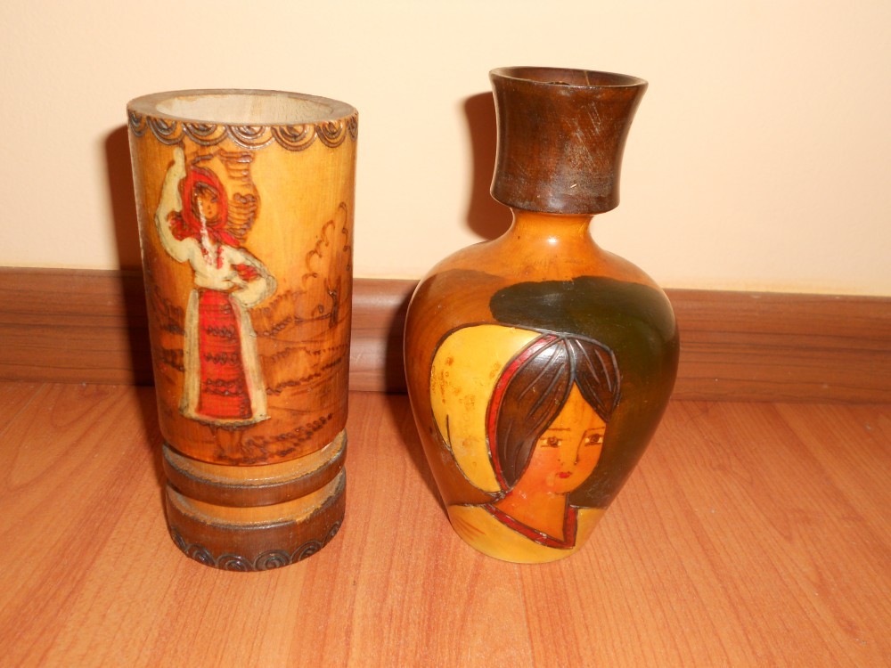 Lot 2 Obiecte frumoase de decor, Vaza / Pahar lemn pictat,sculptat ...