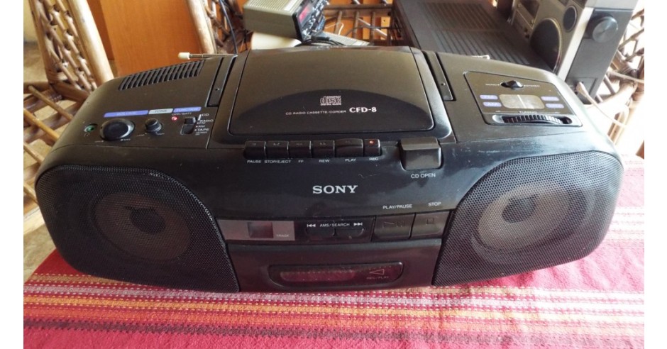 radio casetofon cu CD SONY CFD 8 | arhiva Okazii.ro