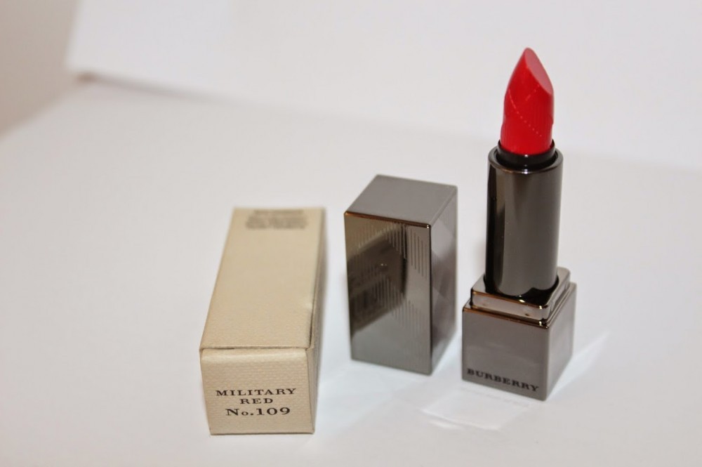 Ruj de buze mini original BURBERRY Stralucire Naturala | arhiva Okazii.ro