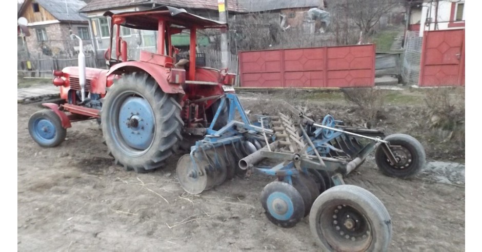Vand Tractor cu motor aro brasov plus disc | arhiva Okazii.ro