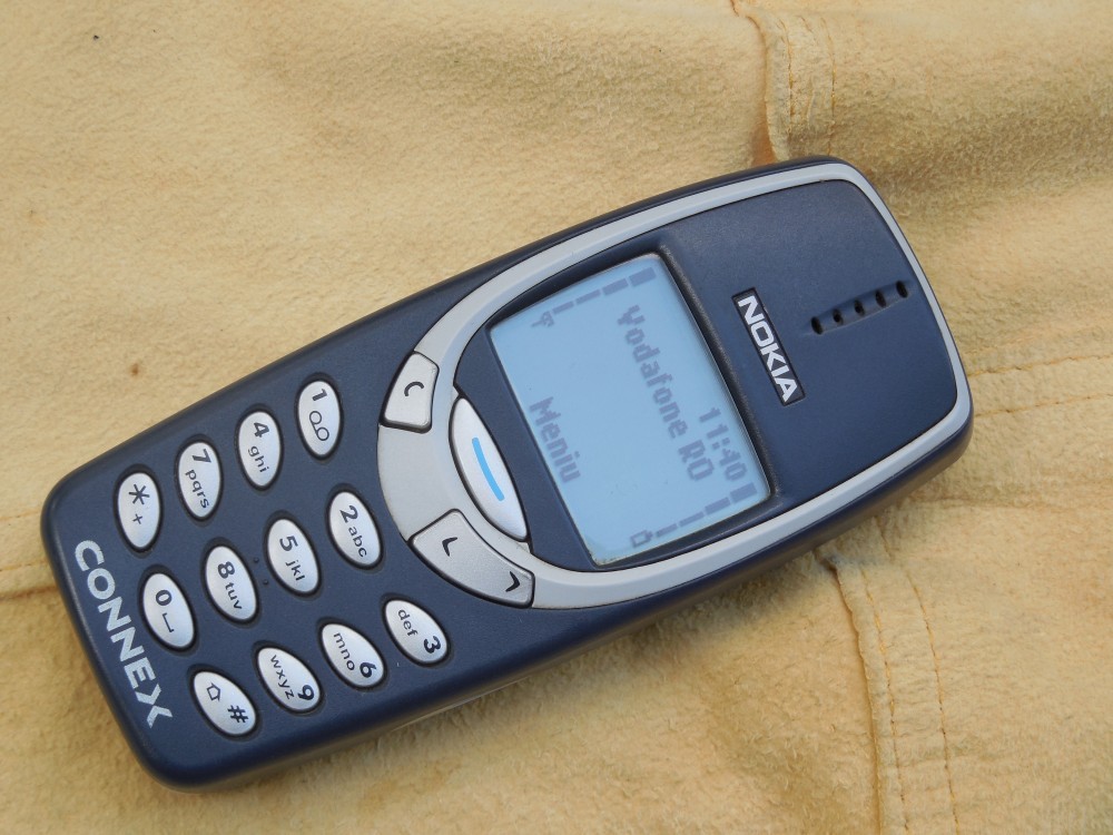 Telefon mobil de colectie - Nokia 3310 in stare IMPECABILA! Sigla ...