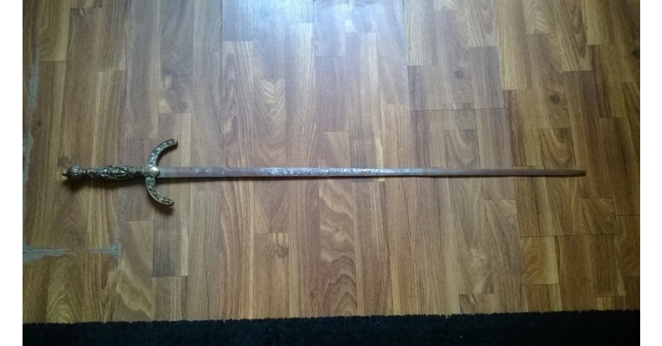 SABIE VECHE DE PANOPLIE CU LAMA DIN METAL GRAVAT SI MANIER CU MOTIV ...