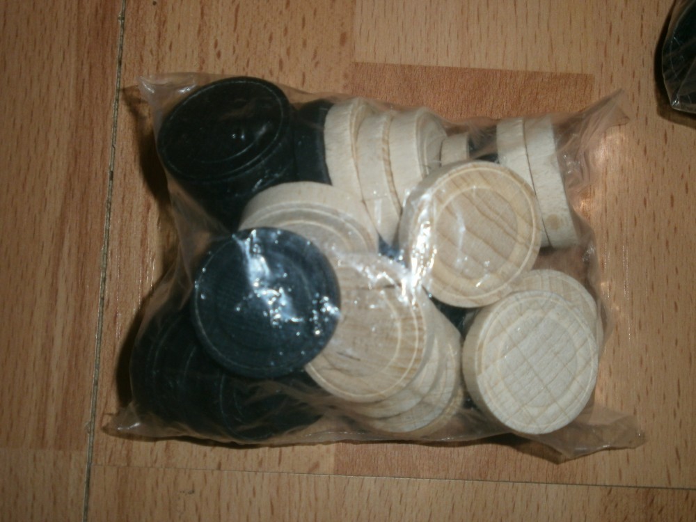 Puluri din lemn pentru jocul de table cu diametru de 3 cm | arhiva ...