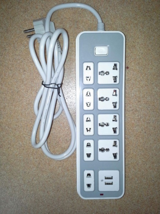 Prelungitor cu usb Anglia-Europa 8 prize si 2 porturi usb 2 m priza cu ...