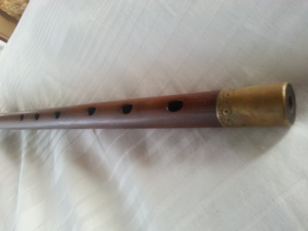 Fluier / caval ciobanesc din lemn de prun cu elemente de alama batuta ...