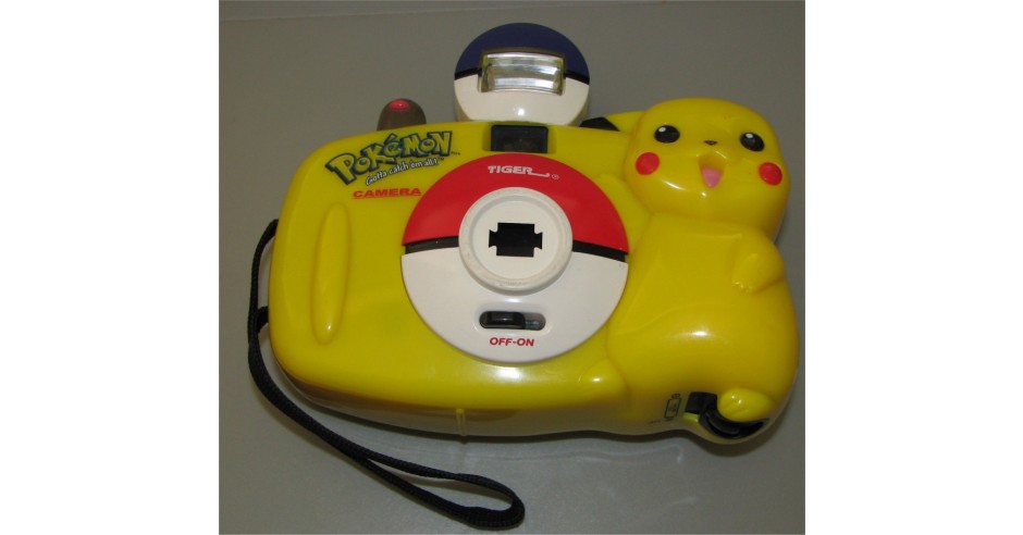 = Camera foto anime Pikachu Pokemon 35mm 1999 Nintendo = | arhiva Okazii.ro