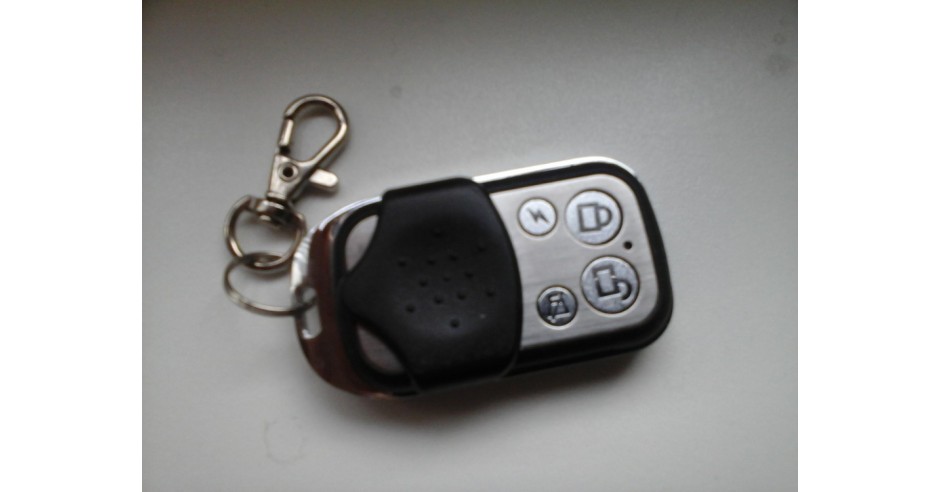telecomanda alarma auto programabila(cu invatare coduri) | arhiva Okazii.ro