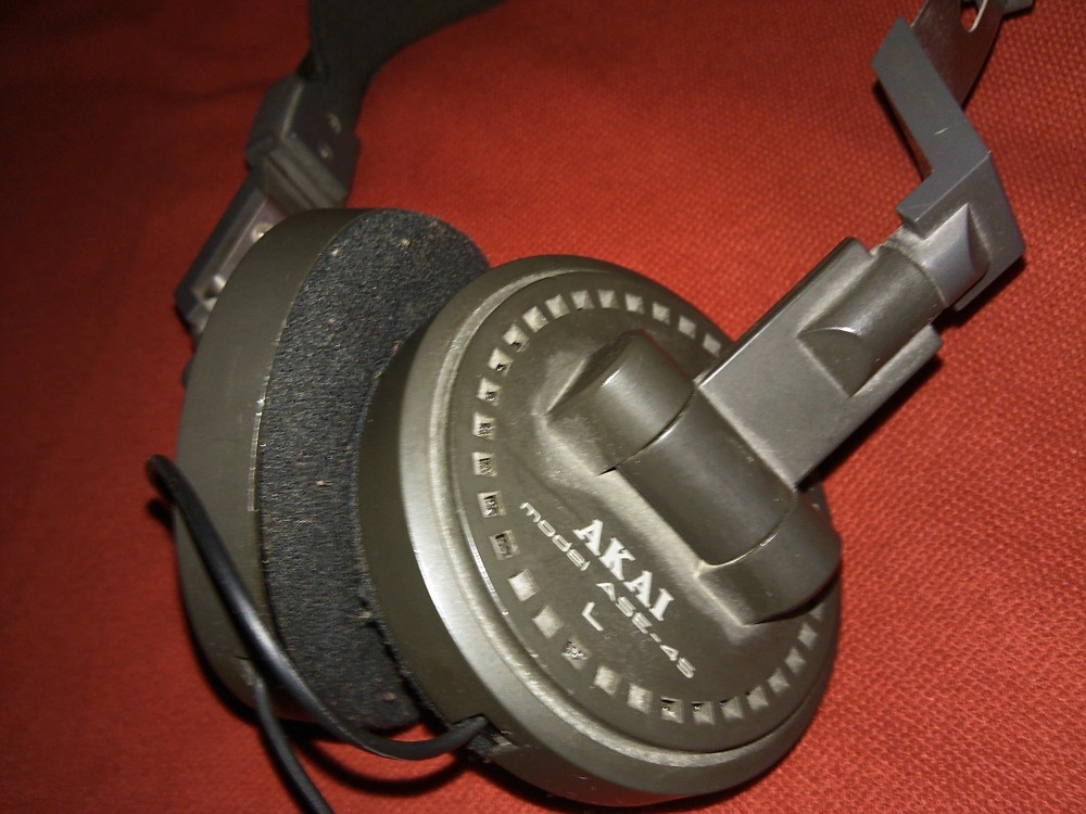 Vand casti AKAI ASE 45 vintage | arhiva Okazii.ro