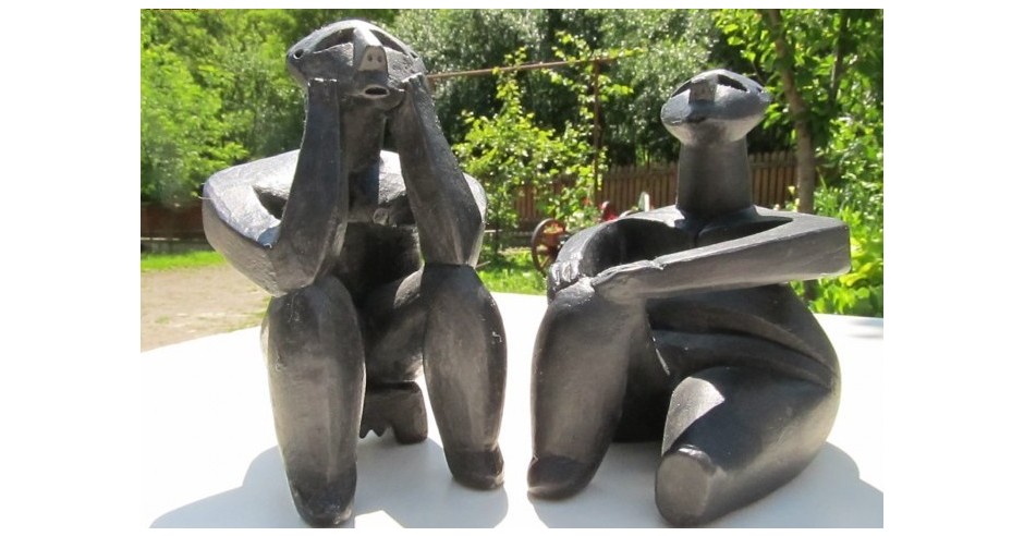 Ganditorul de la Hamangia-Set 2 statuete din ceramica neagra realizate ...