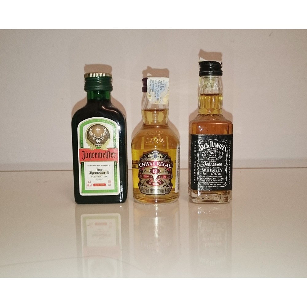 3 sticle sticlute mini minion miniatura bautura de colectie (Chivas ...