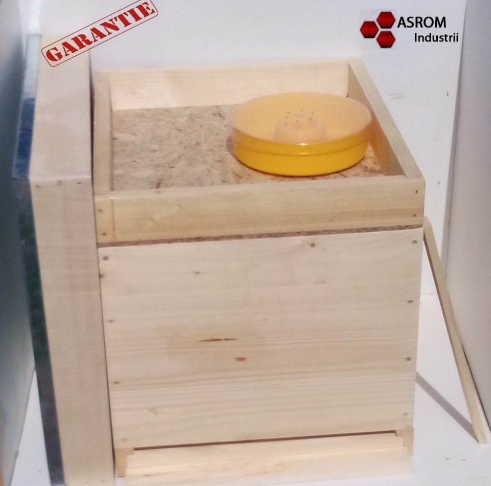 Stup vertical 10 rame , asamblat fund antivarroa, cu podisor hranitor ...