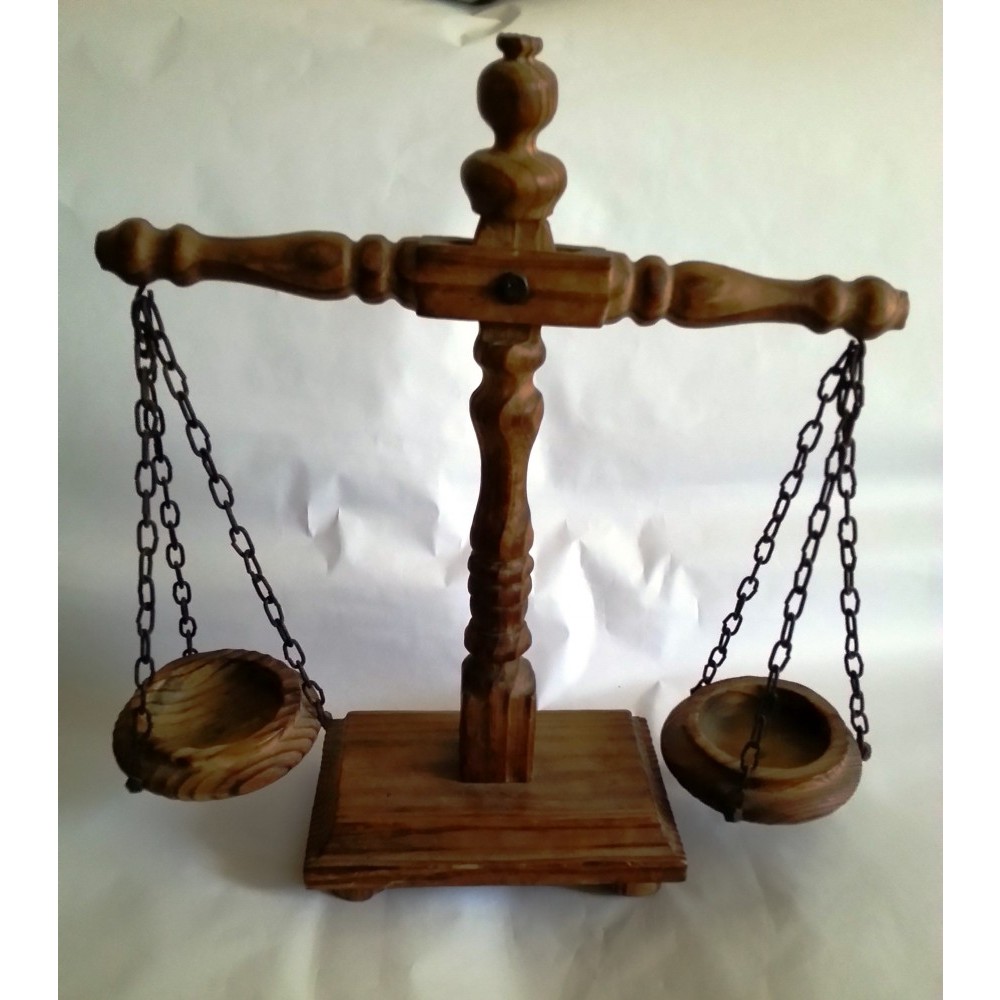 Balanta decorativa din lemn model deosebit 40cm/34cm | Okazii.ro