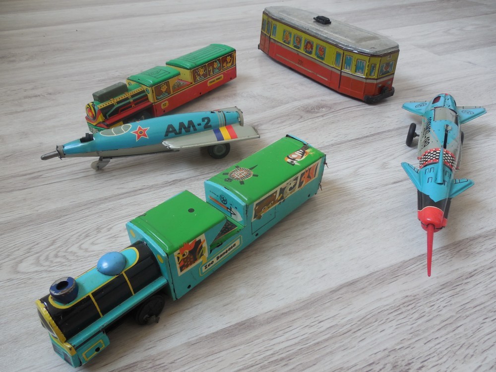 Jucarie romaneasca de colectie din tabla litografiata. Jucarii ...